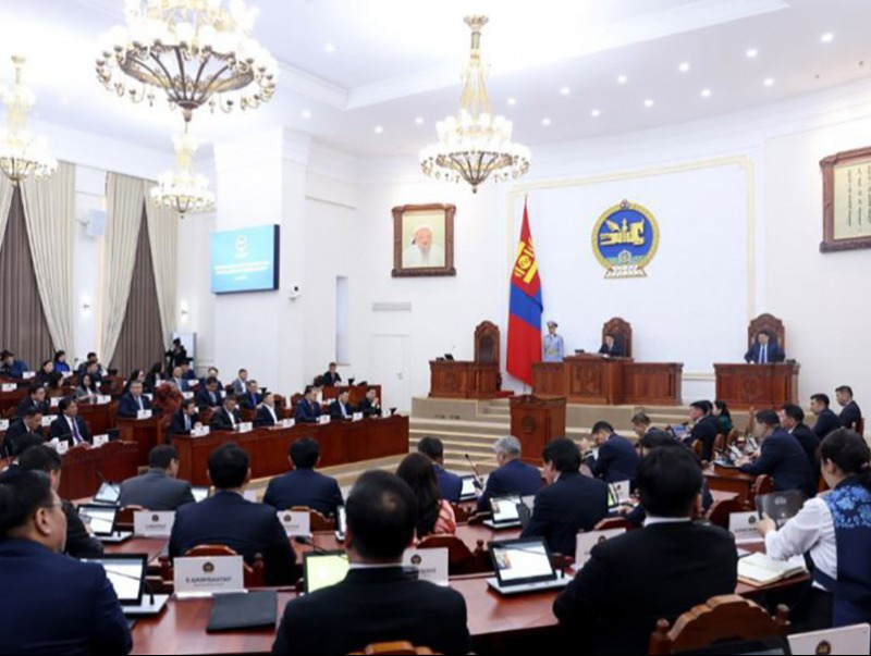 УИХ Үндсэн хуулийн цэцийн 03 дугаар дүгнэлтийг хүлээн зөвшөөрлөө